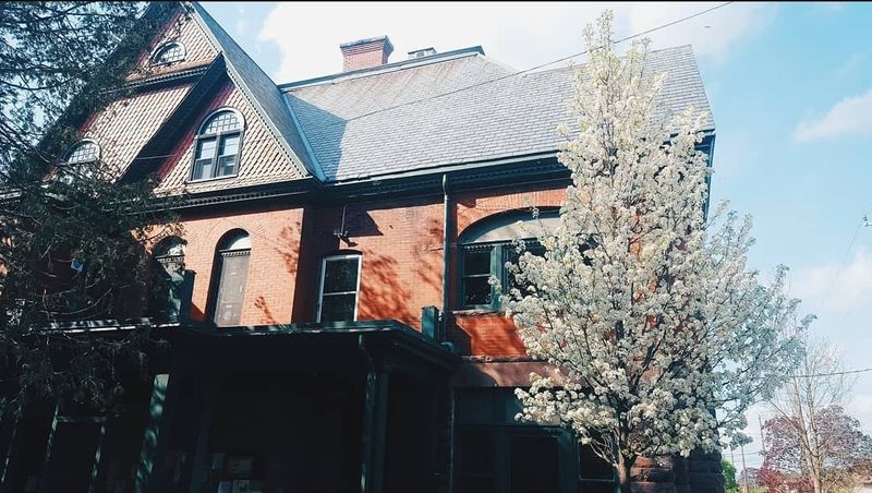 Sadleir House