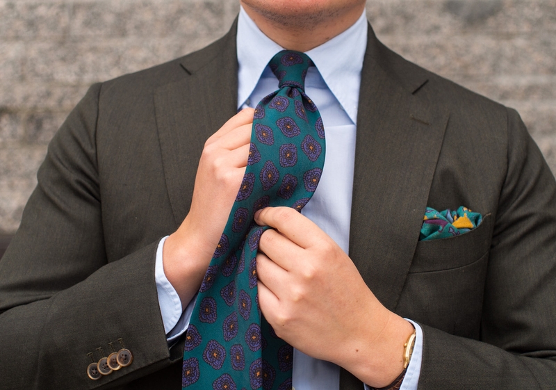 Using Unconventional Colors with Your Suits and Jackets