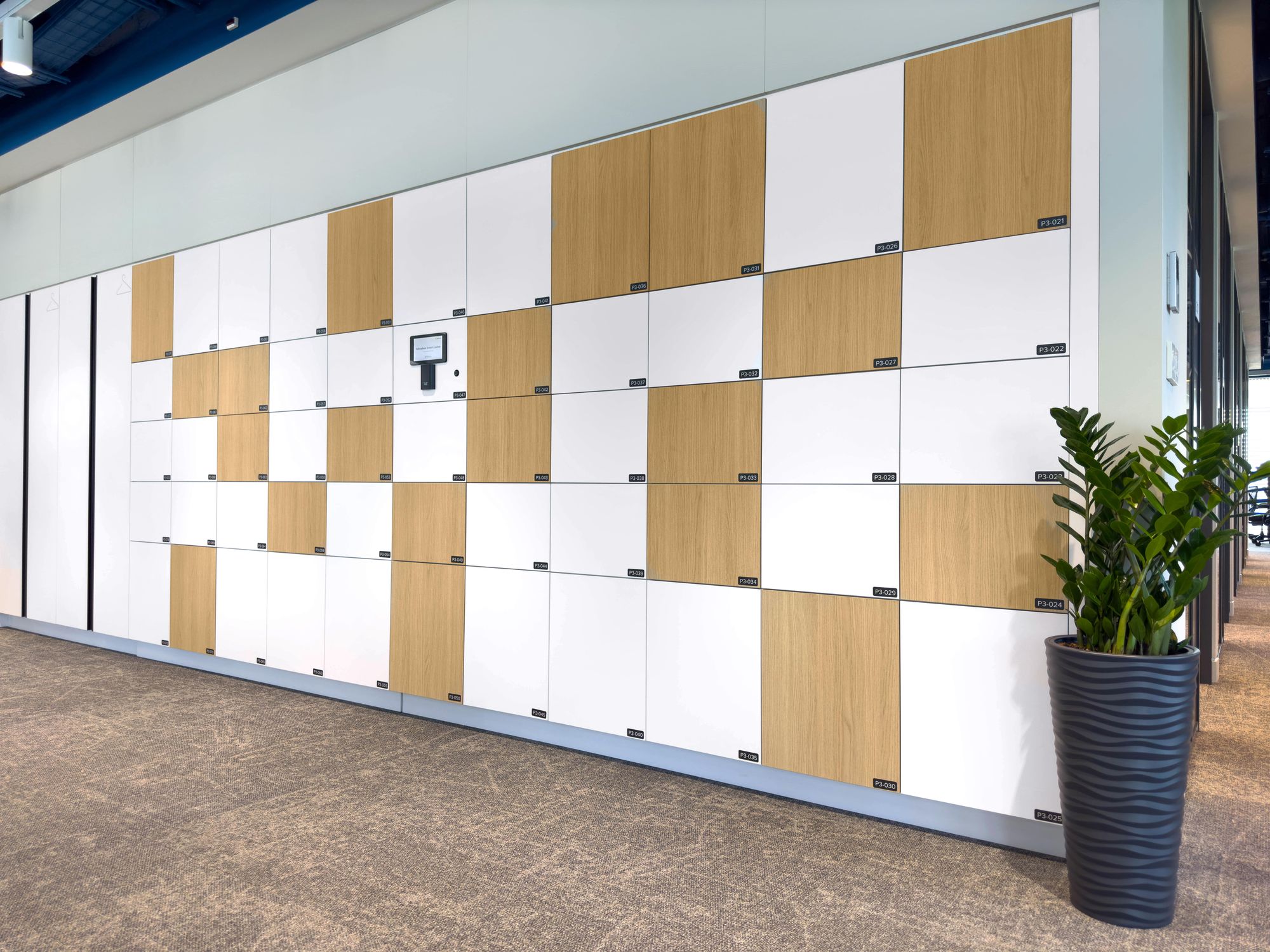 What is a Workplace Smart Locker in 2024?