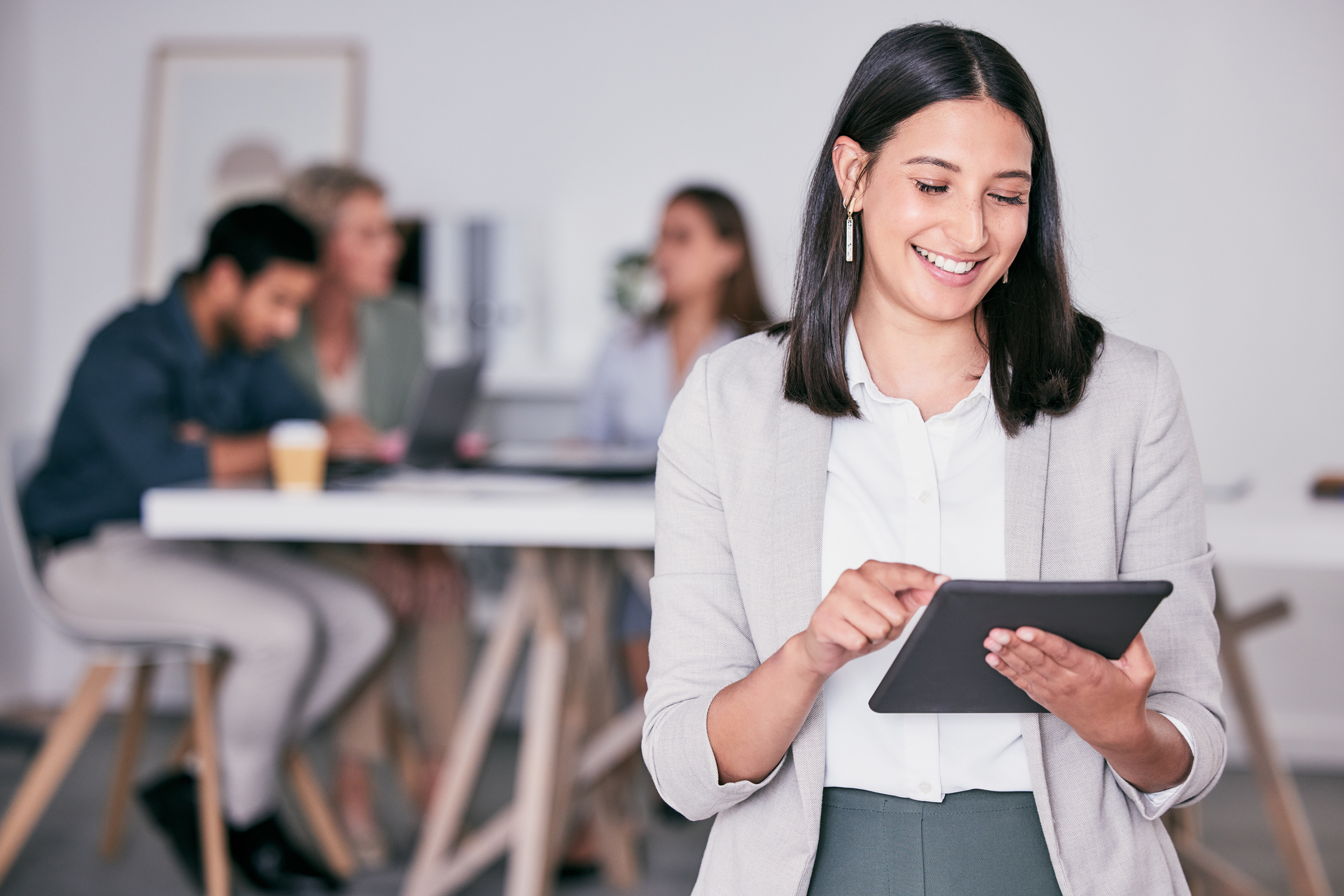 7 Employee Onboarding Email Templates For HR Managers