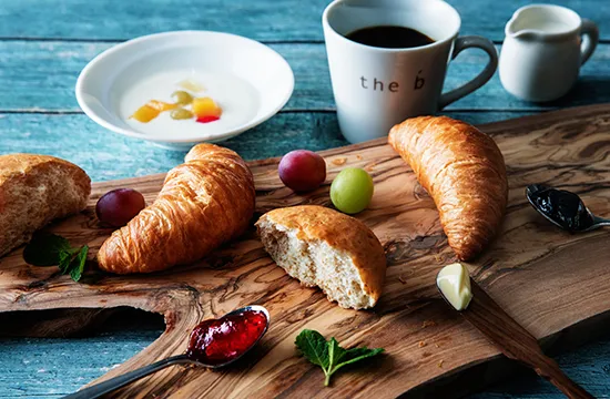 the b's Breakfast - the b hotels