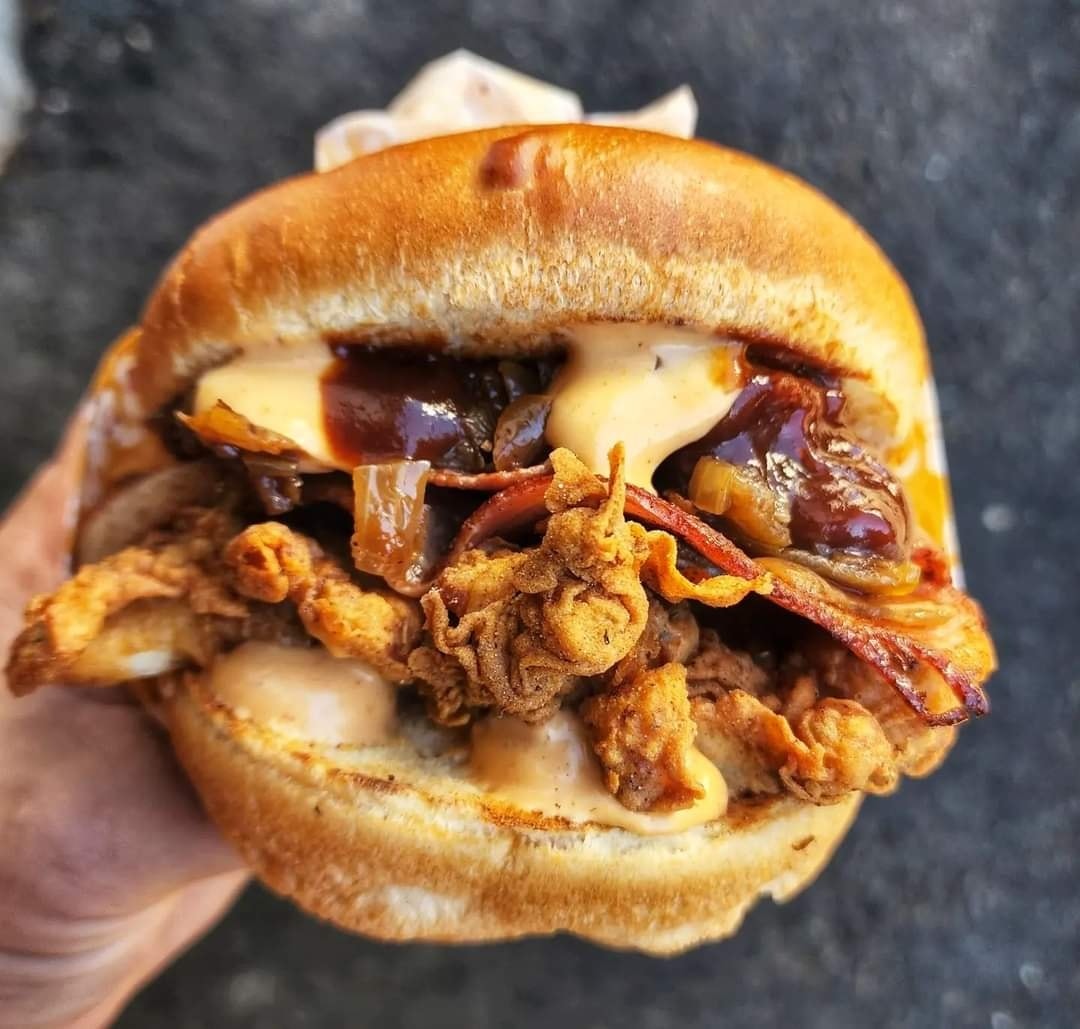 Best burgers ever - RE Burger Tauranga | Stories | GoGenerosity