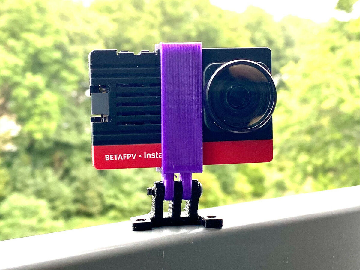 What is the Insta360 SMO 4K's operating temperature range?