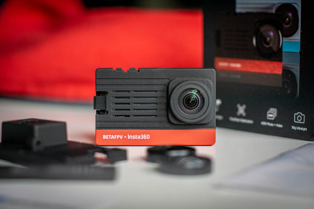 What is the Insta360 SMO 4K's maximum bitrate for audio recording?