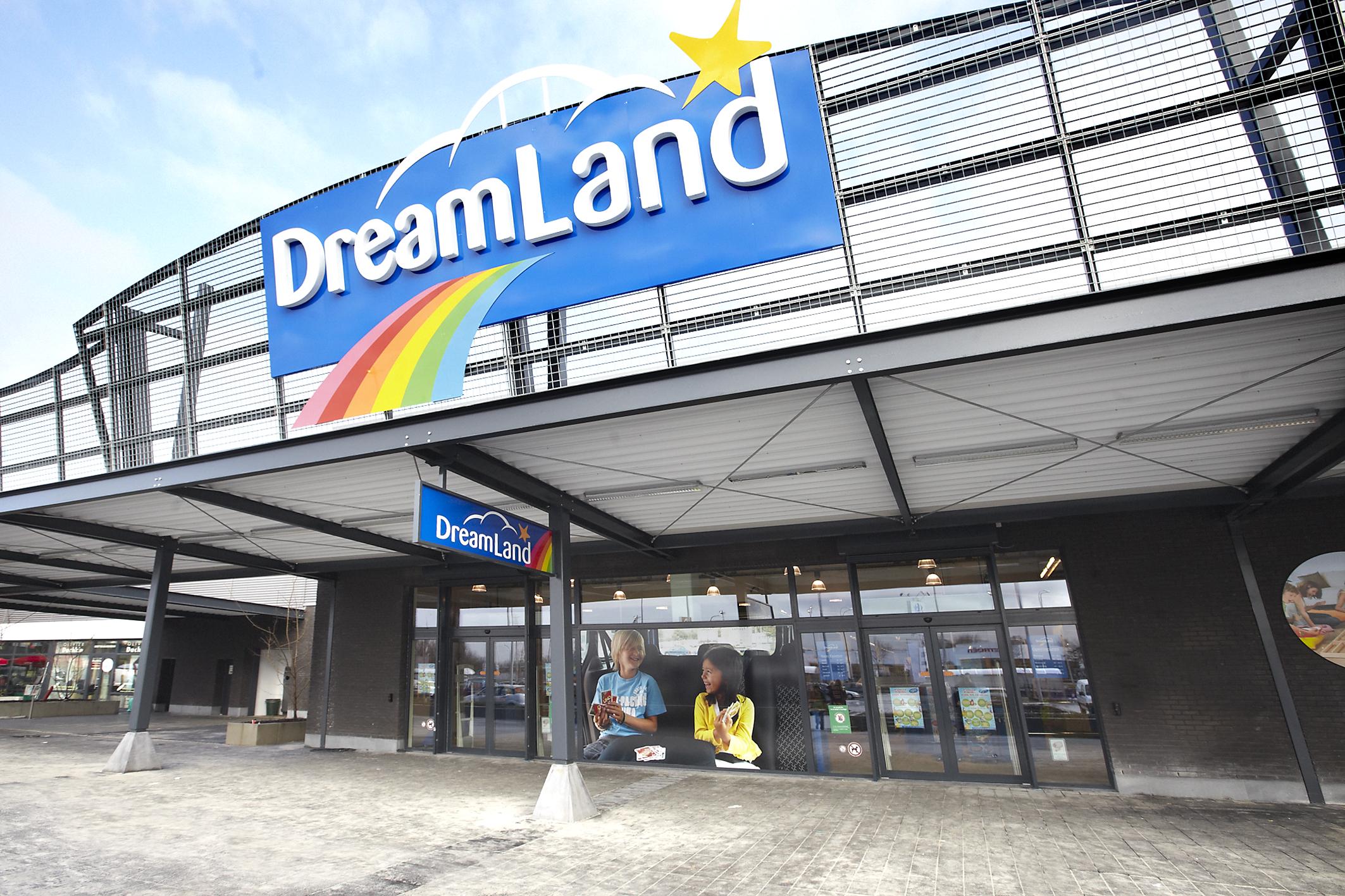 DreamLand makes a splash with weather-triggered summer toys ads on Meta ...