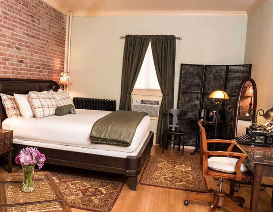 Chamberlin Inn - Cody, Wyoming Boutique Hotel