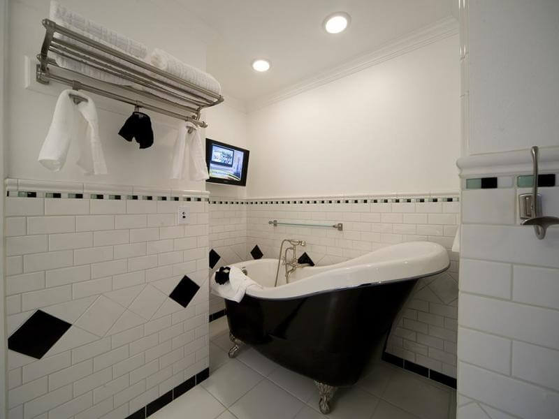 Rooms & Suites | Chamberlin Inn