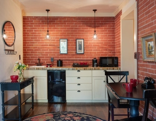 Rooms & Suites | Chamberlin Inn