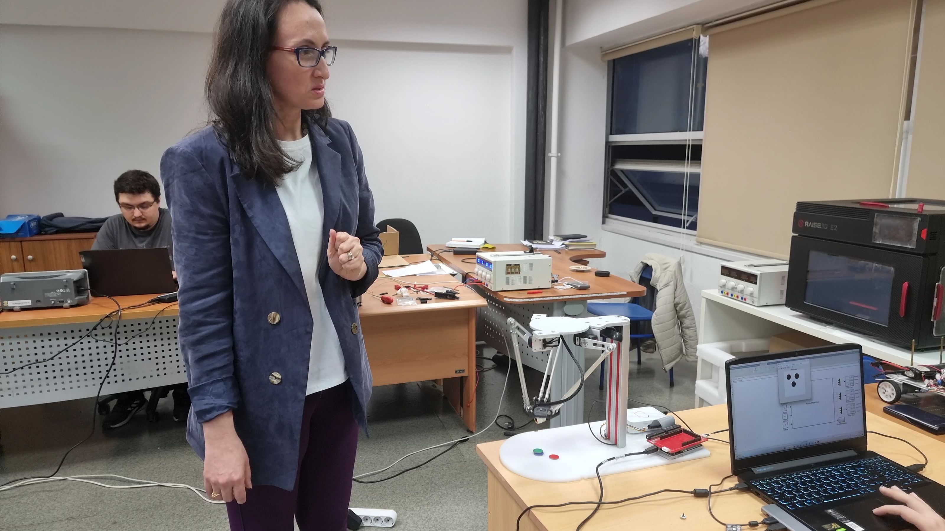 Delta Robot: 3-DoF Vision Guided Robotic Platform | Acrome