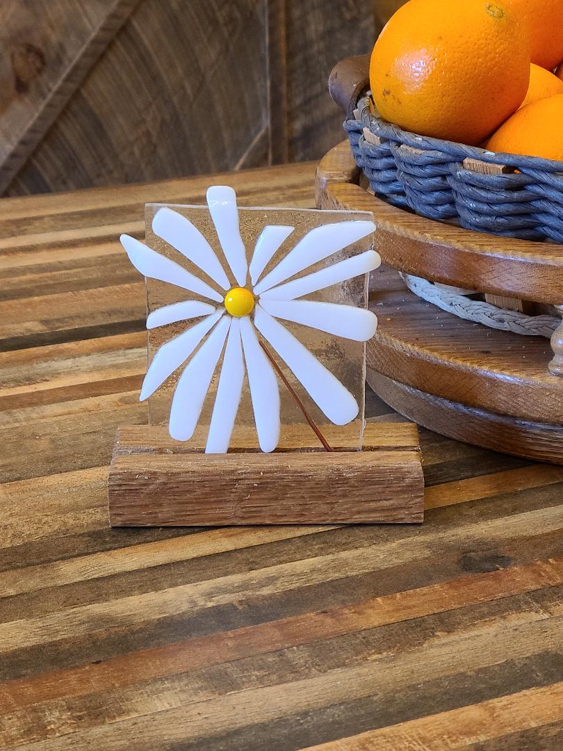 Daisy ~ Amazing Glass Artwork from Sunnyside Designs