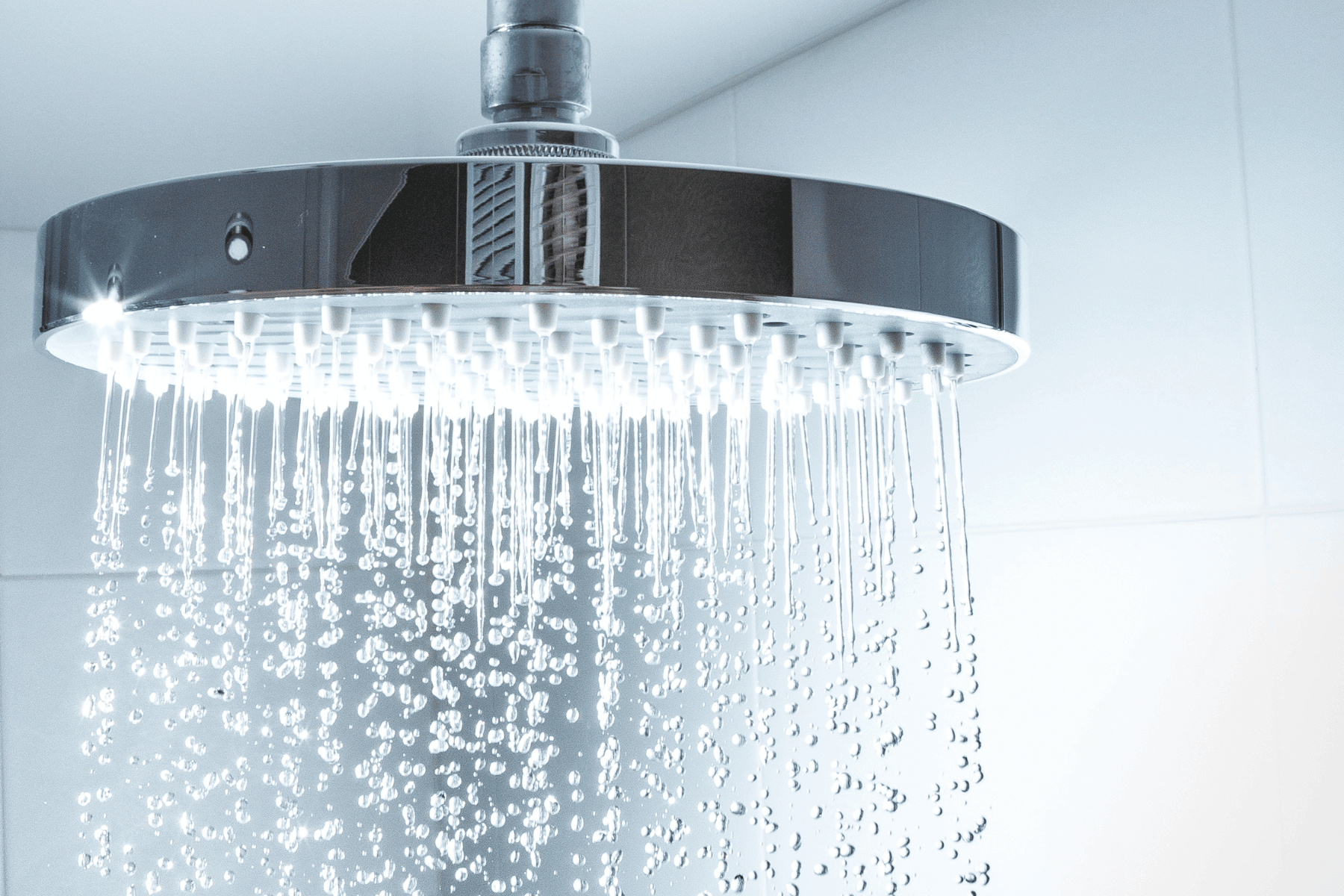 Baths or Showers: Which One Is Best for Older Adults?