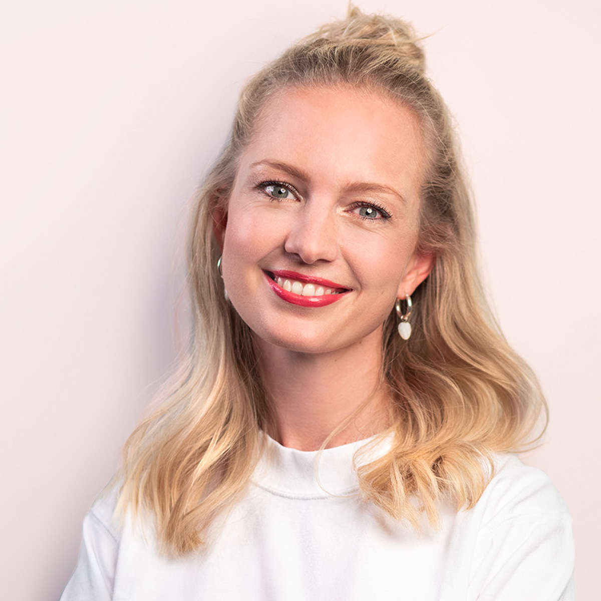 Kosmetikerin aus Leidenschaft - Interview mit Christina Damm | C1 ...