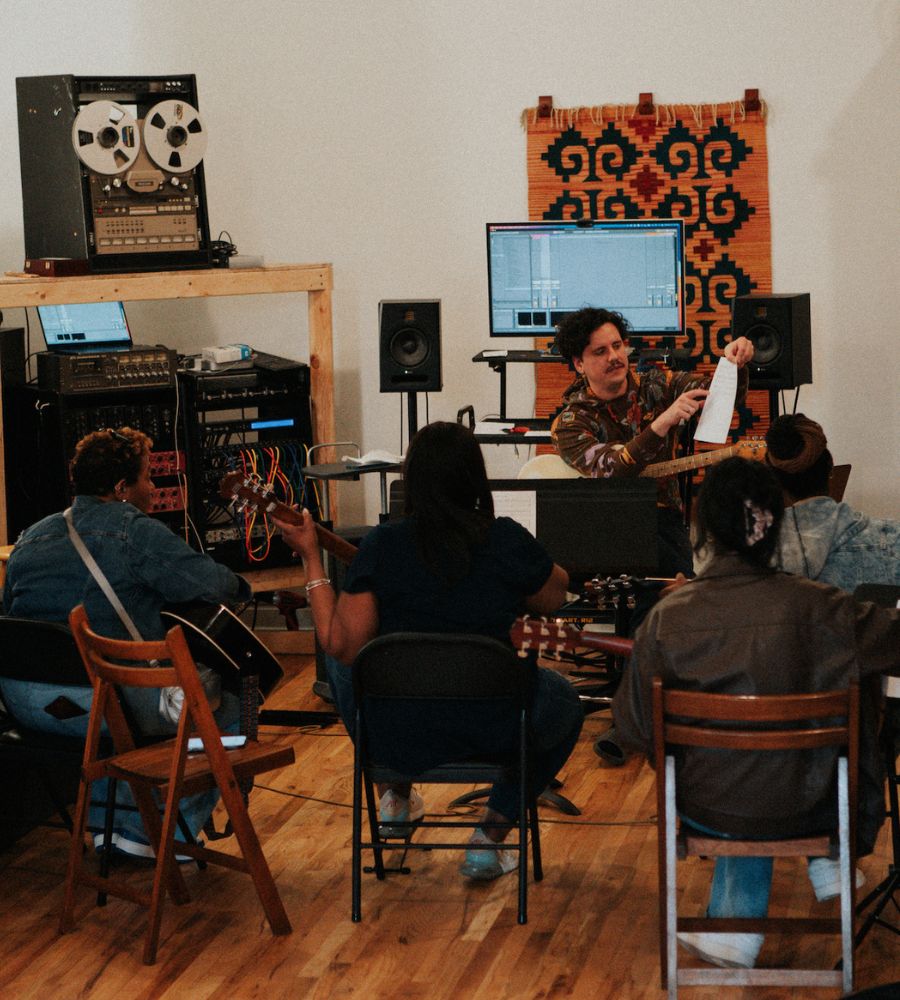 Studio Guitar Program | Chicago Guitar Lessons | Guitar Classes