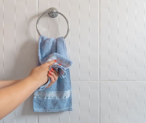 How Should You Dry Your Hands? | Woosh Washrooms