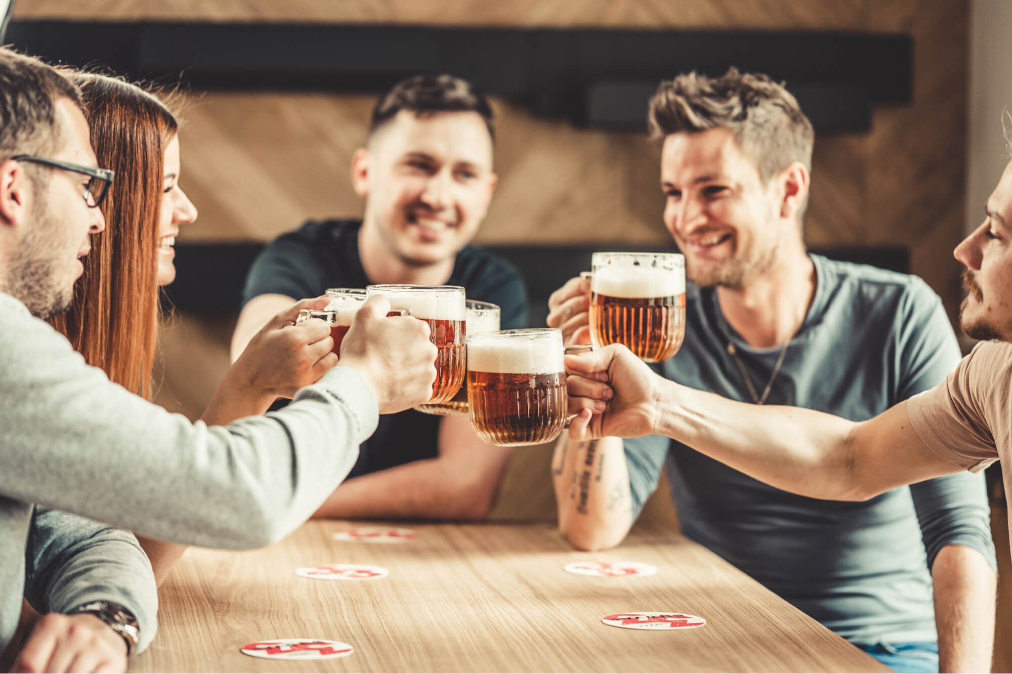 Pivo a kalorie: Dělá pivo skutečně hezká těla? | Budějovický Budvar