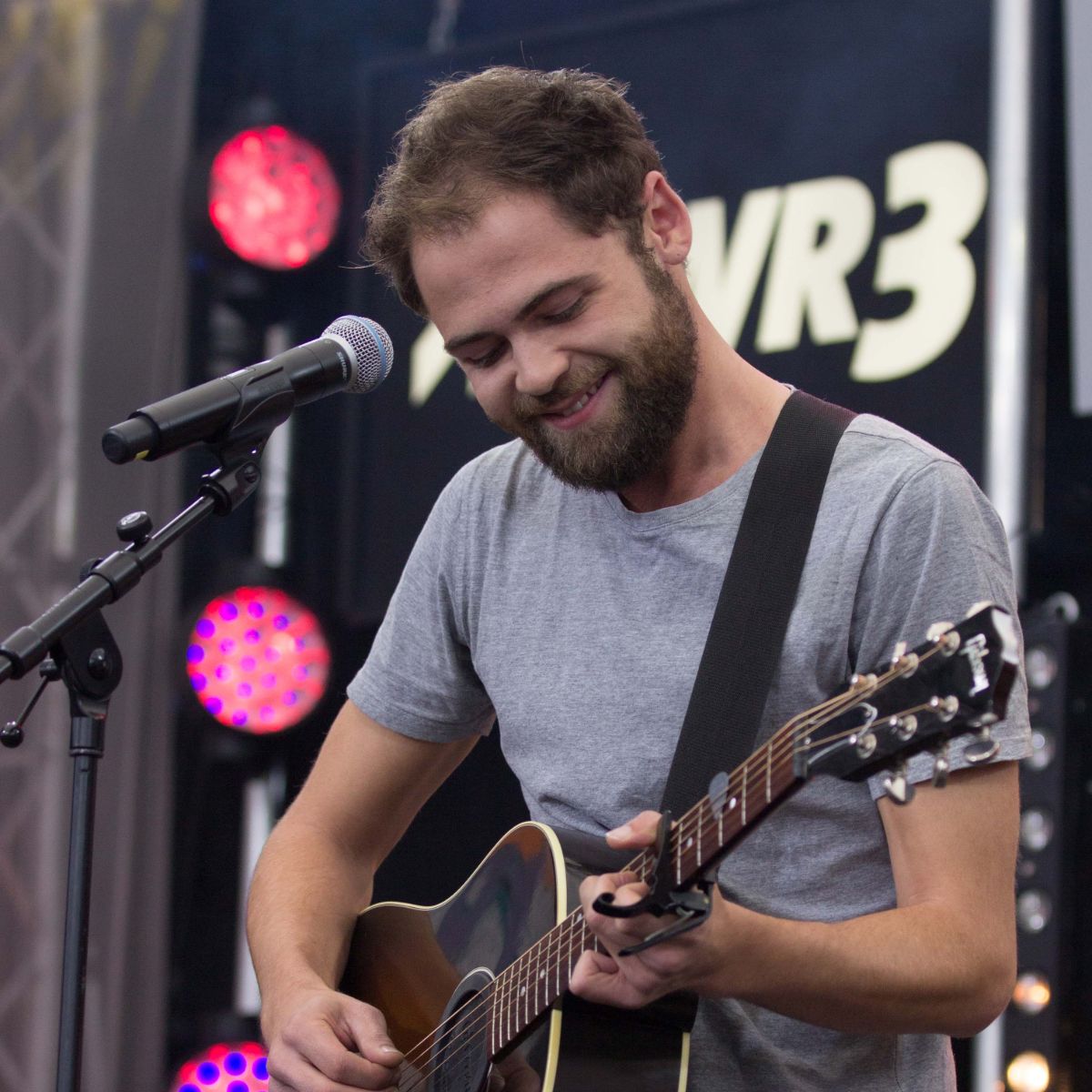 Passenger - Concert Reviews | LiveRate