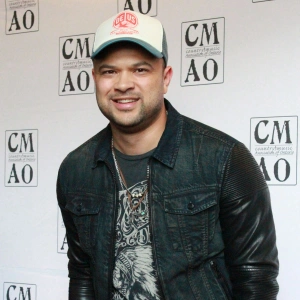 Tebey - Concert Reviews | LiveRate