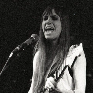 Emma Ruth Rundle - Live Tour & Concert Review Consensus | LiveRate