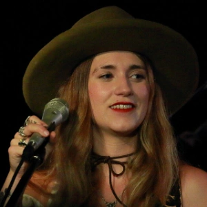 Sierra Ferrell - Concert Reviews | LiveRate