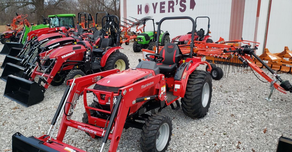 Mahindra 1626 HST 26hp Compact Tractor w/Loader | Brookport, IL | Hoyer ...