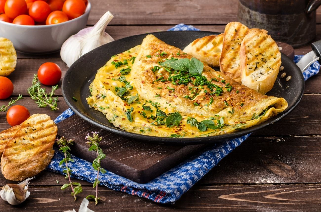 Learn 5 Different Types of Omelette Recipes Only at Cult.fit