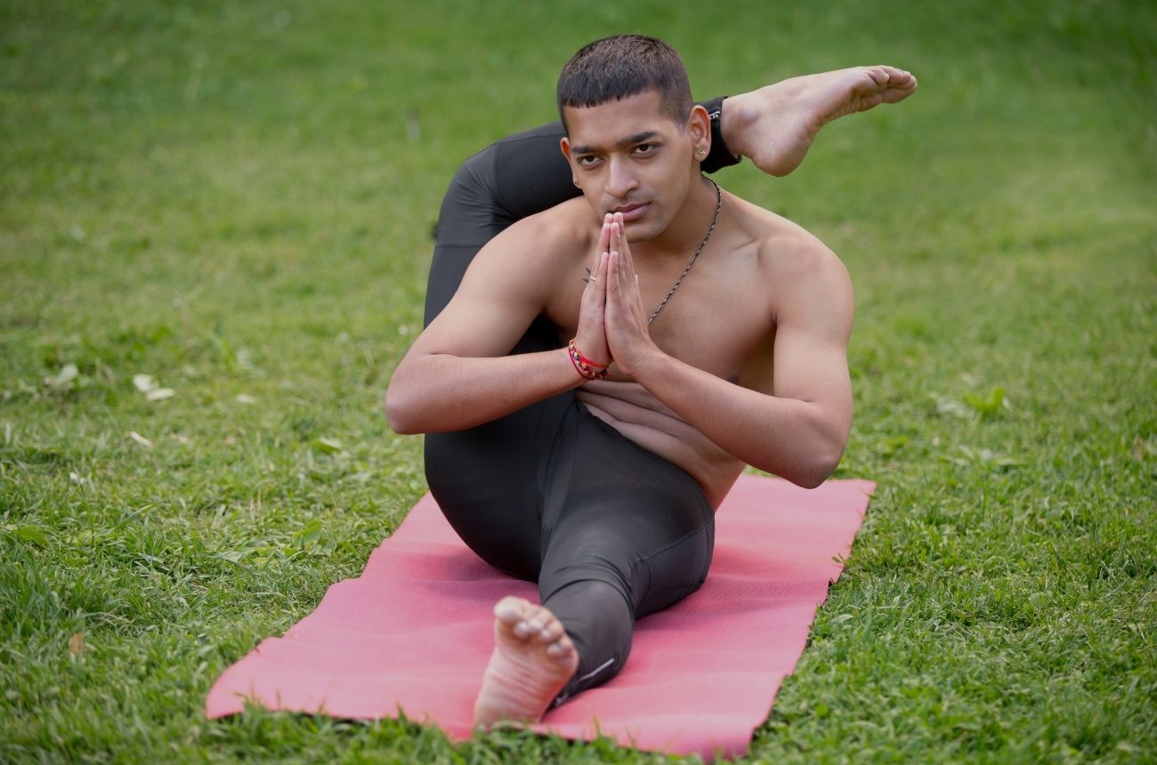 What is Eka Pada Sirsasana: How to do it, Benefits, Steps | cult.fit