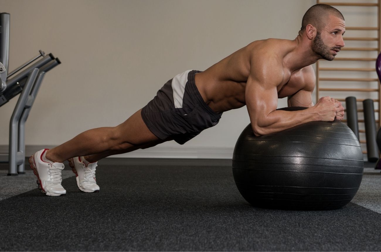 Swiss Ball Exercises for Beginners: Benefits & Form - Blog.cult.fit
