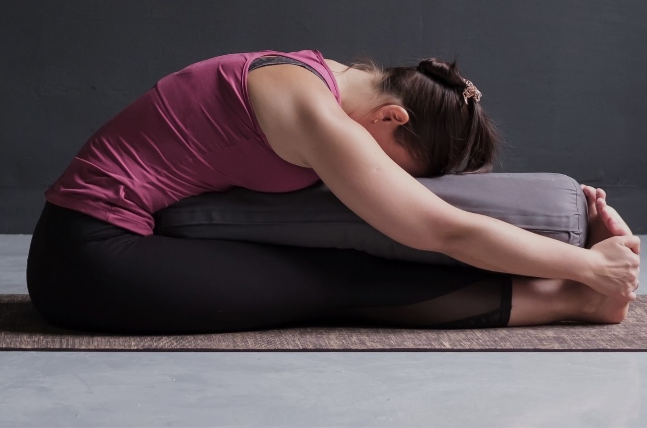 Paschimottanasana - Seated Forward Bend: How to Do, Benefits & Pose ...