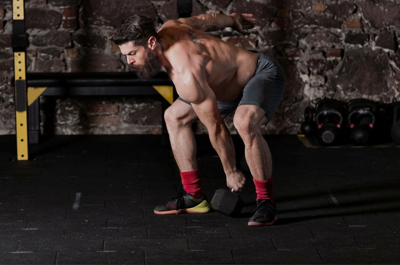 Dumbbell Snatch Guide: How to do, Benefits, Variations, Safety Tips