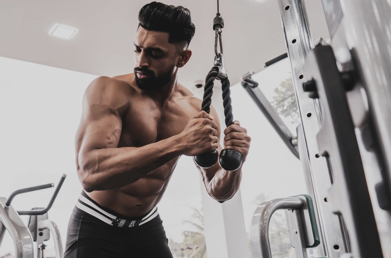 How To Do Rope Pushdown: Form, Benefits, Alternatives, Safety Tips ...