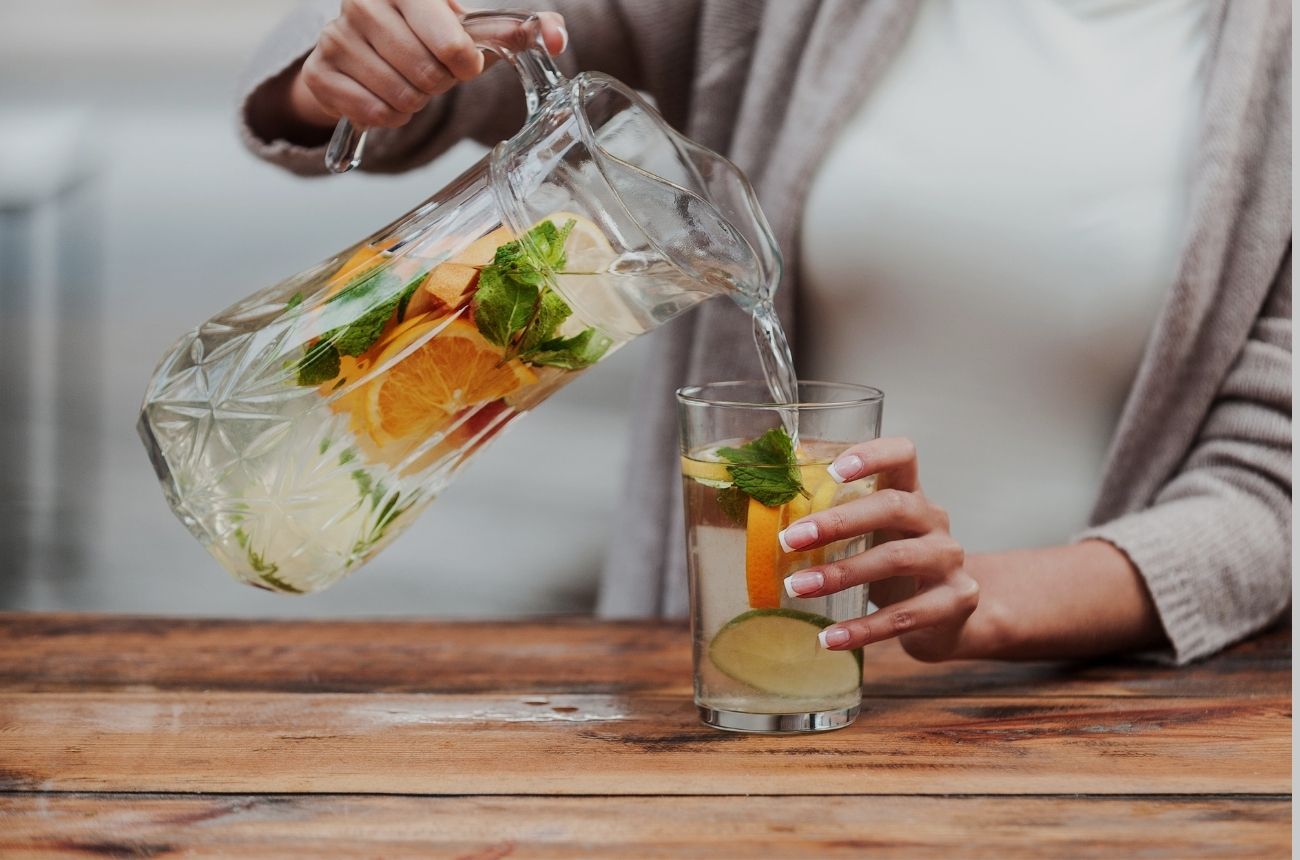 5 Best Detox Water Recipes: Benefits & Myths | cult.fit