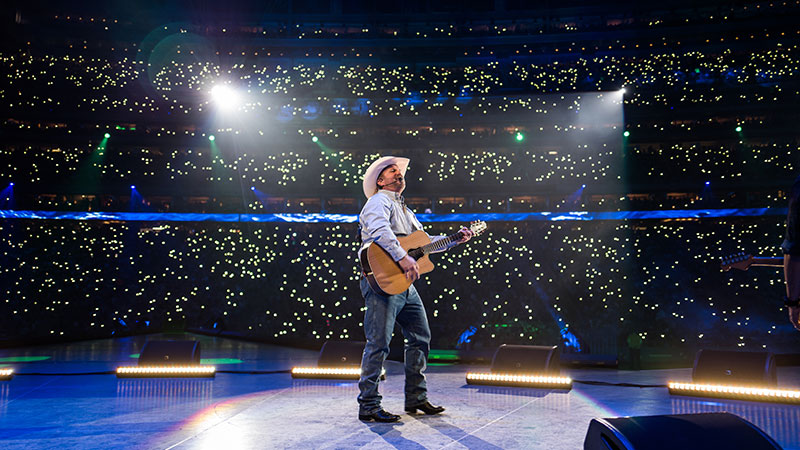 Garth Brooks | Garth Sets All-Time Attendance Record for RodeoHouston