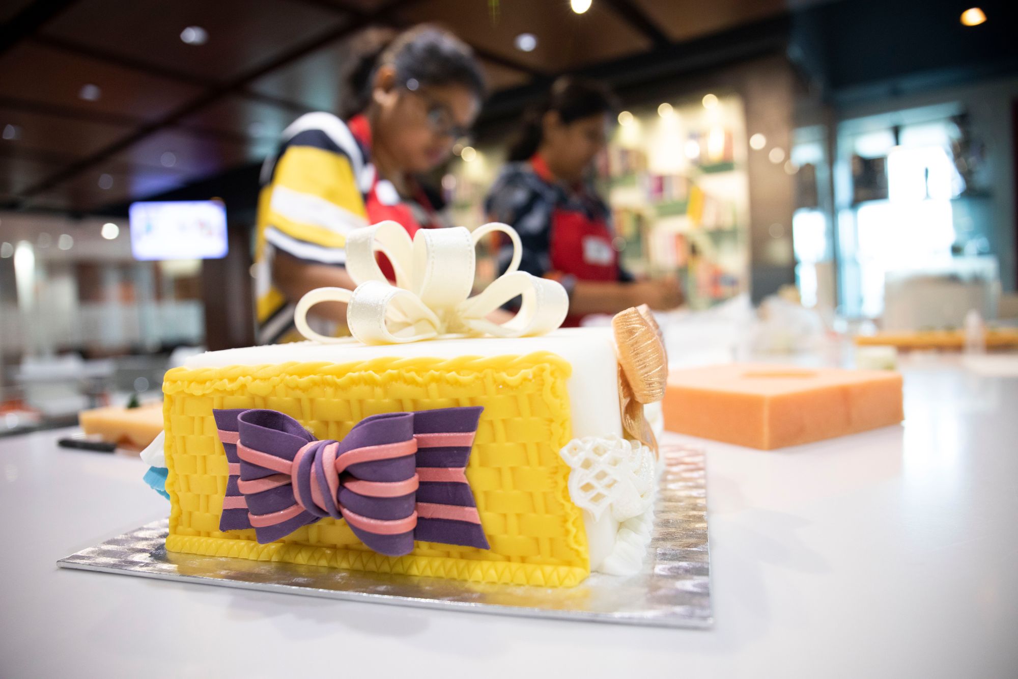 Advanced Skills in Sugar Paste - Craft Stunning Designs With Sugar ...