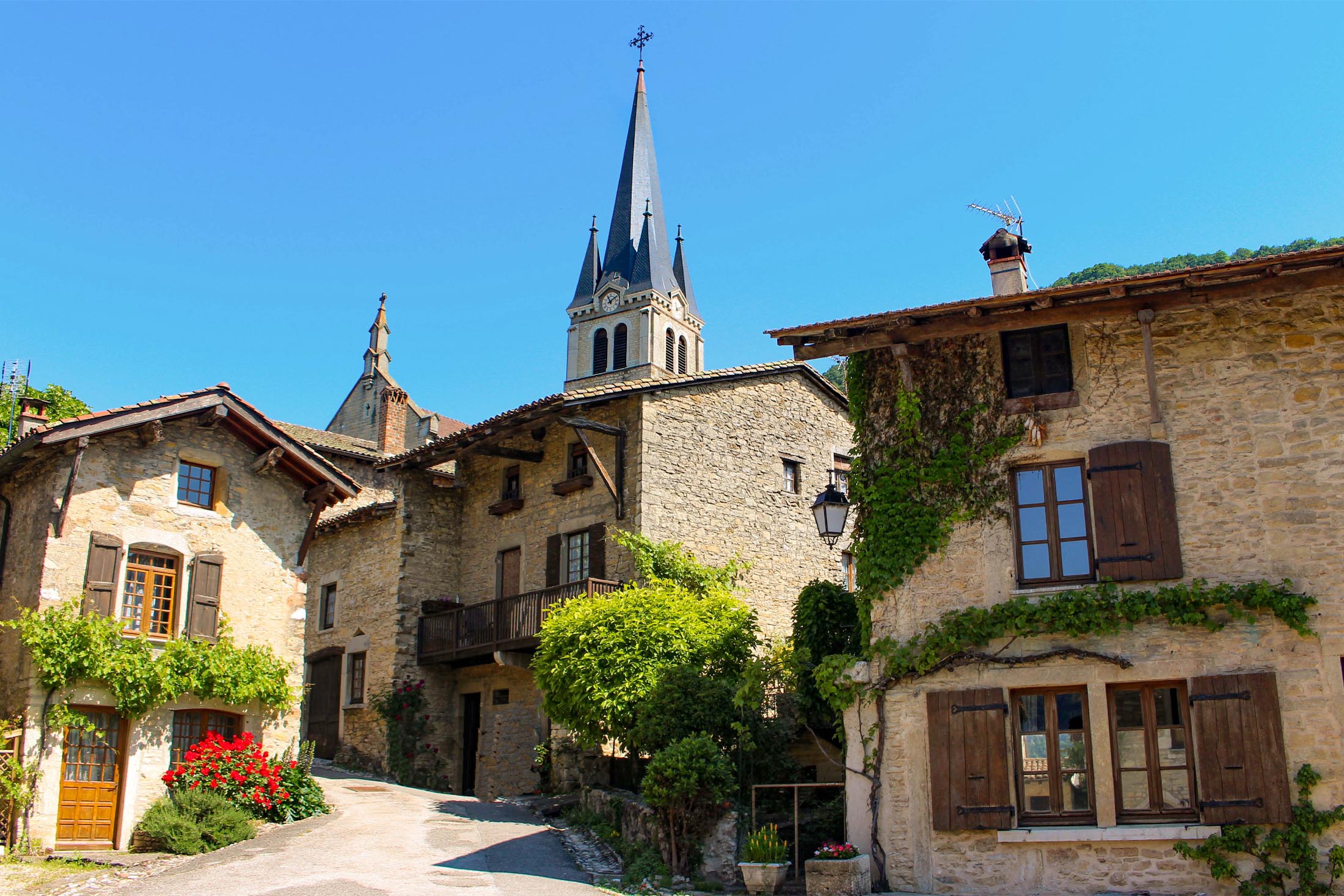 Top 10 des spots à visiter de Pérouges au Bugey