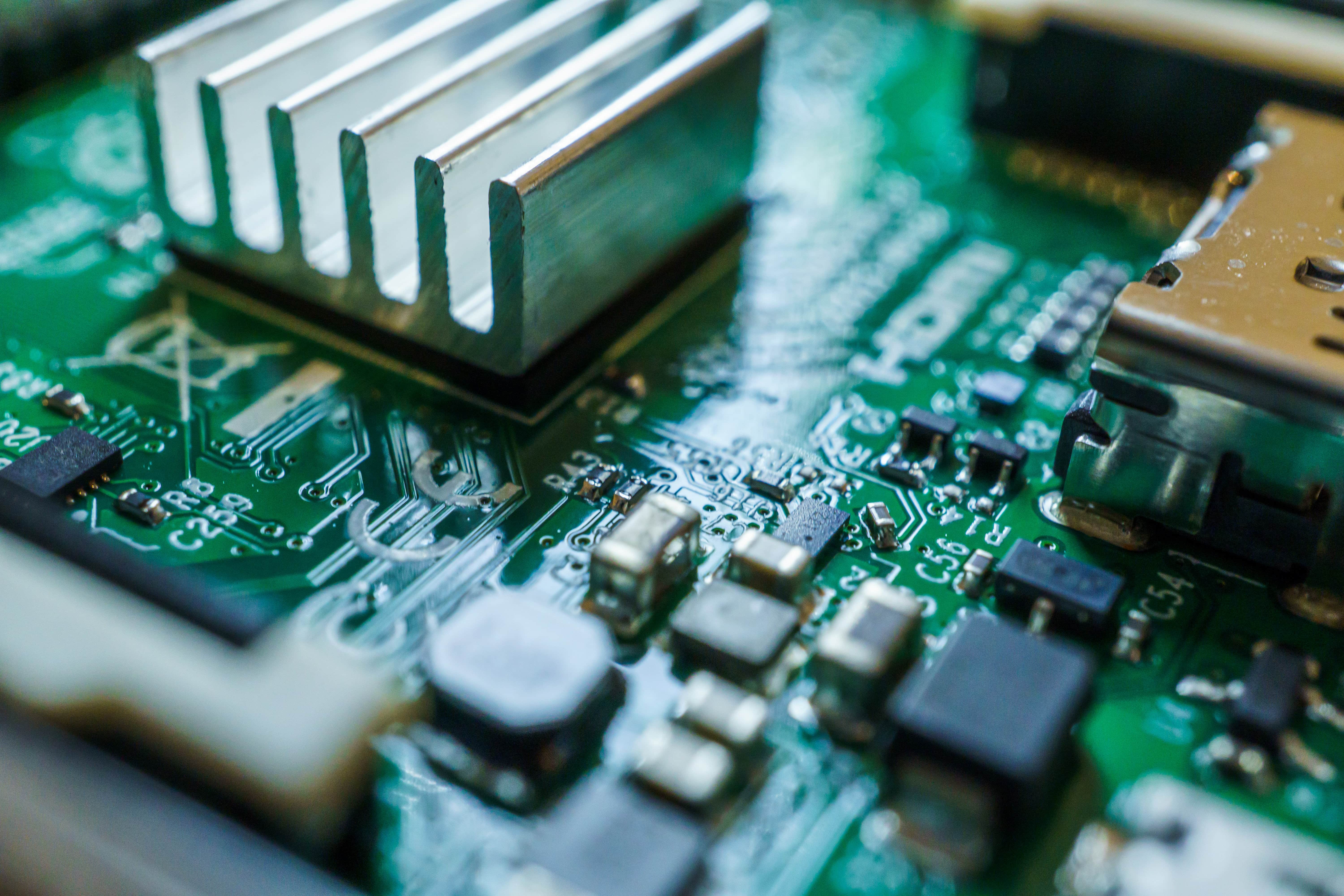 Embedded devices and embedded systems development - an overview