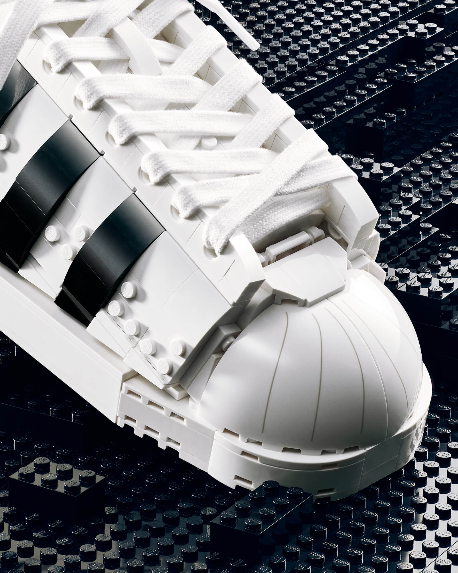 adidas Originals x LEGO Superstar und LEGO Edition des Shell Toe ...