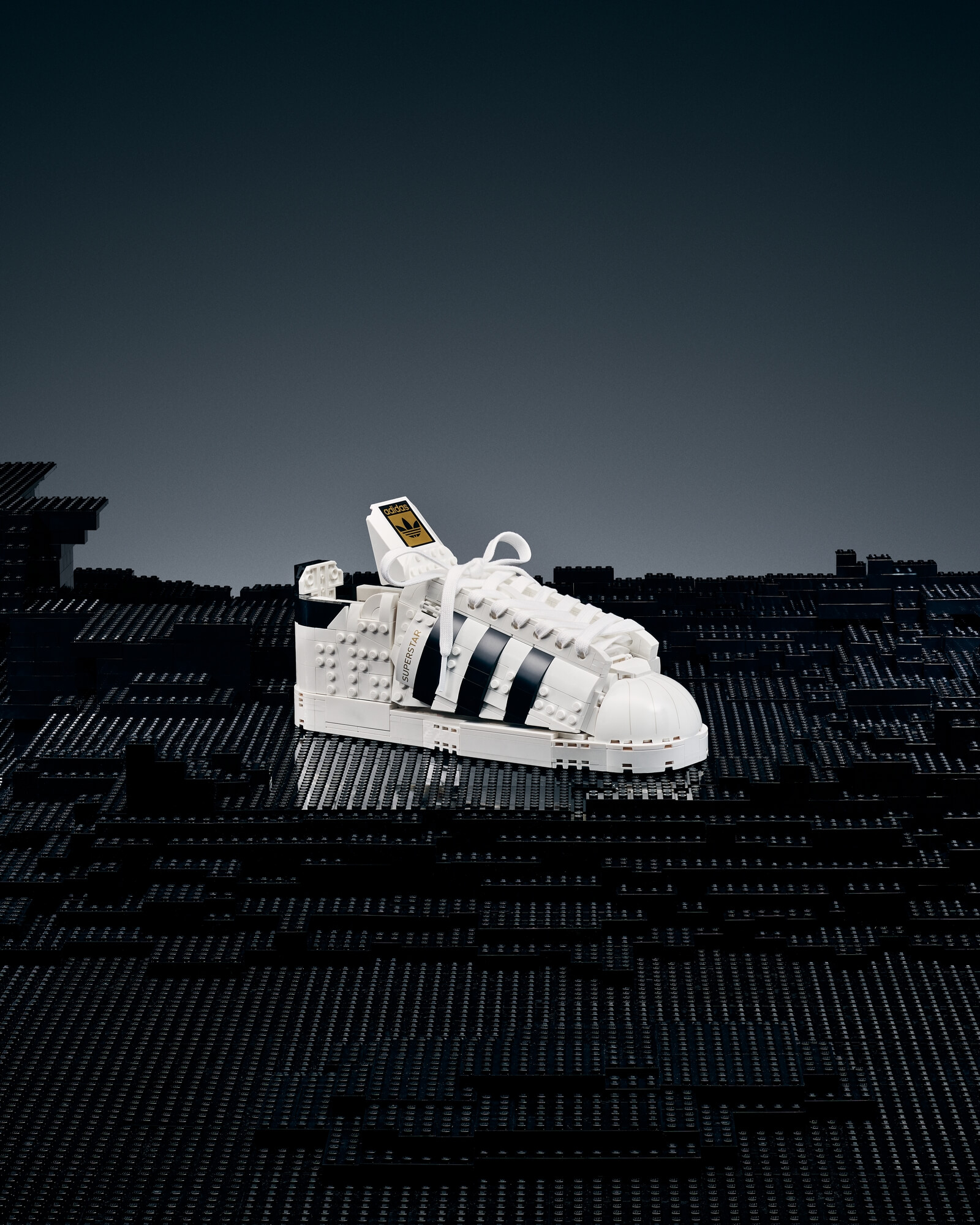 adidas Originals x LEGO Superstar und LEGO Edition des Shell Toe ...