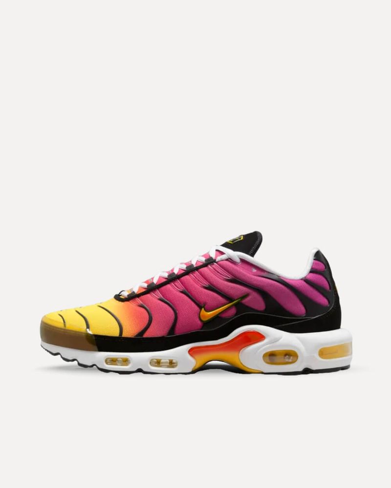 Nike Air Max Plus "Gold and Raspberry Red" - DX0755-600 - Release ...