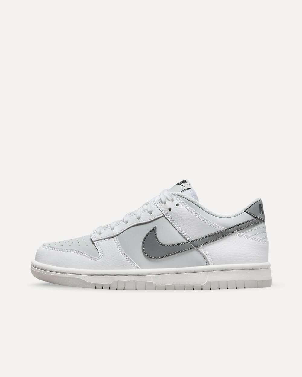 Nike Dunk Low "Reflective Swoosh" - FV0365-100 - Release | sneaker.de