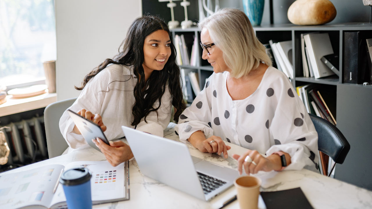 How To Build Hybrid Workplace Communities | Robin