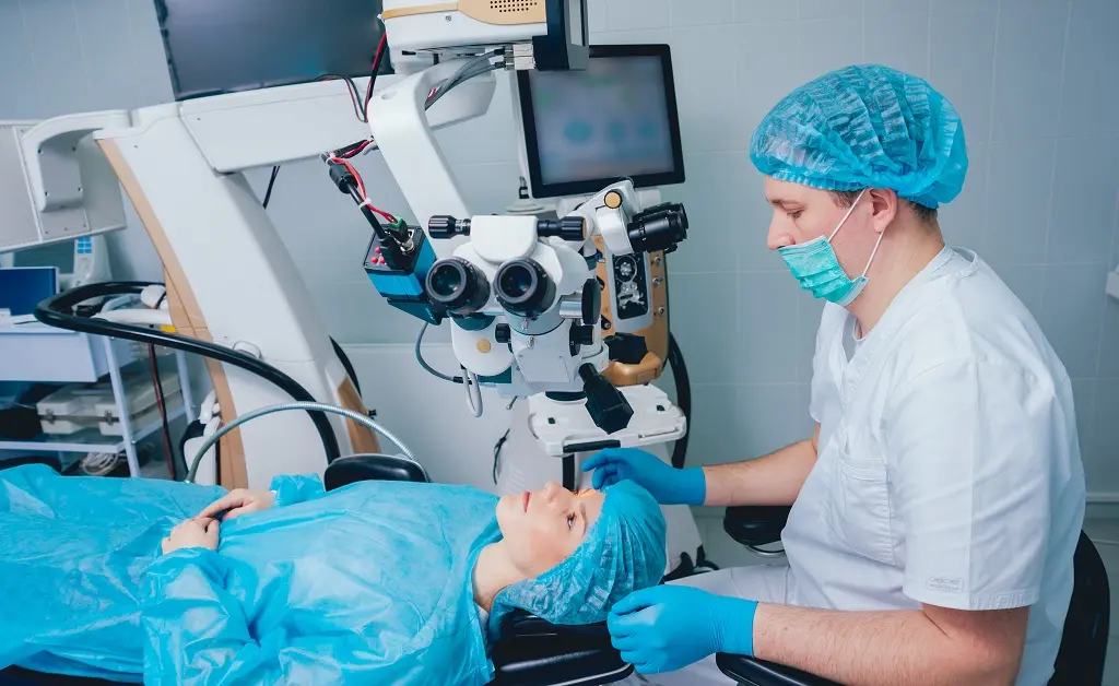 Photorefractive Keratectomy (PRK) Eye Surgery: Pros, Cons, and What to ...