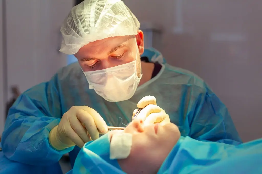 How Do You Know When You Need Cataract Surgery? 9 Signs to Consider ...