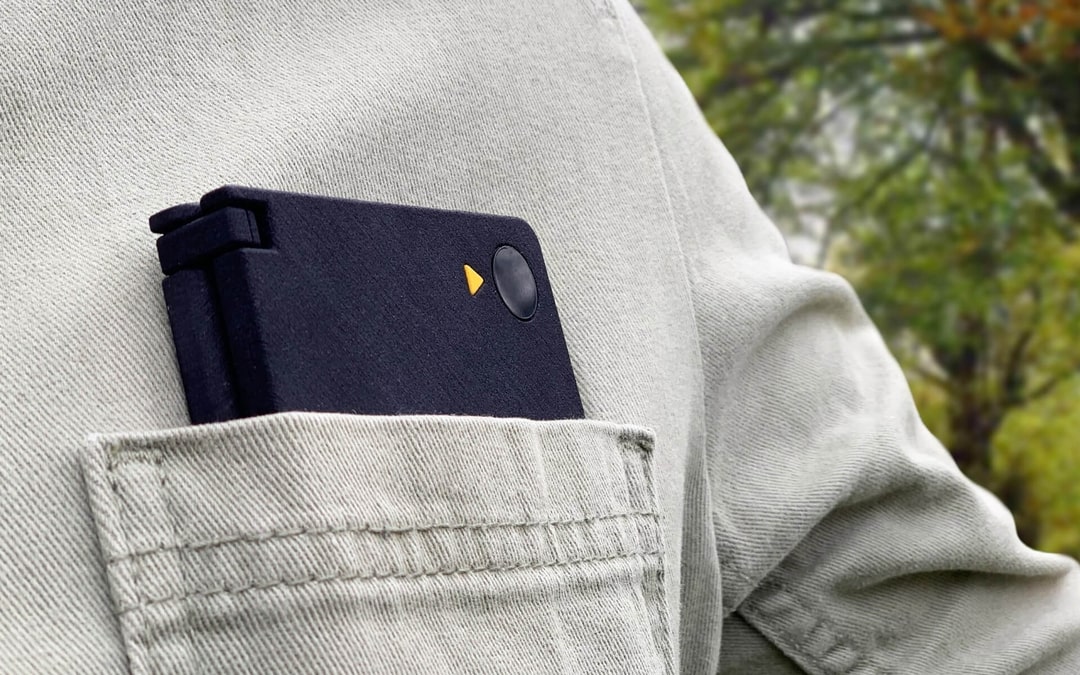 ASH - Ai Pocket Field Guide