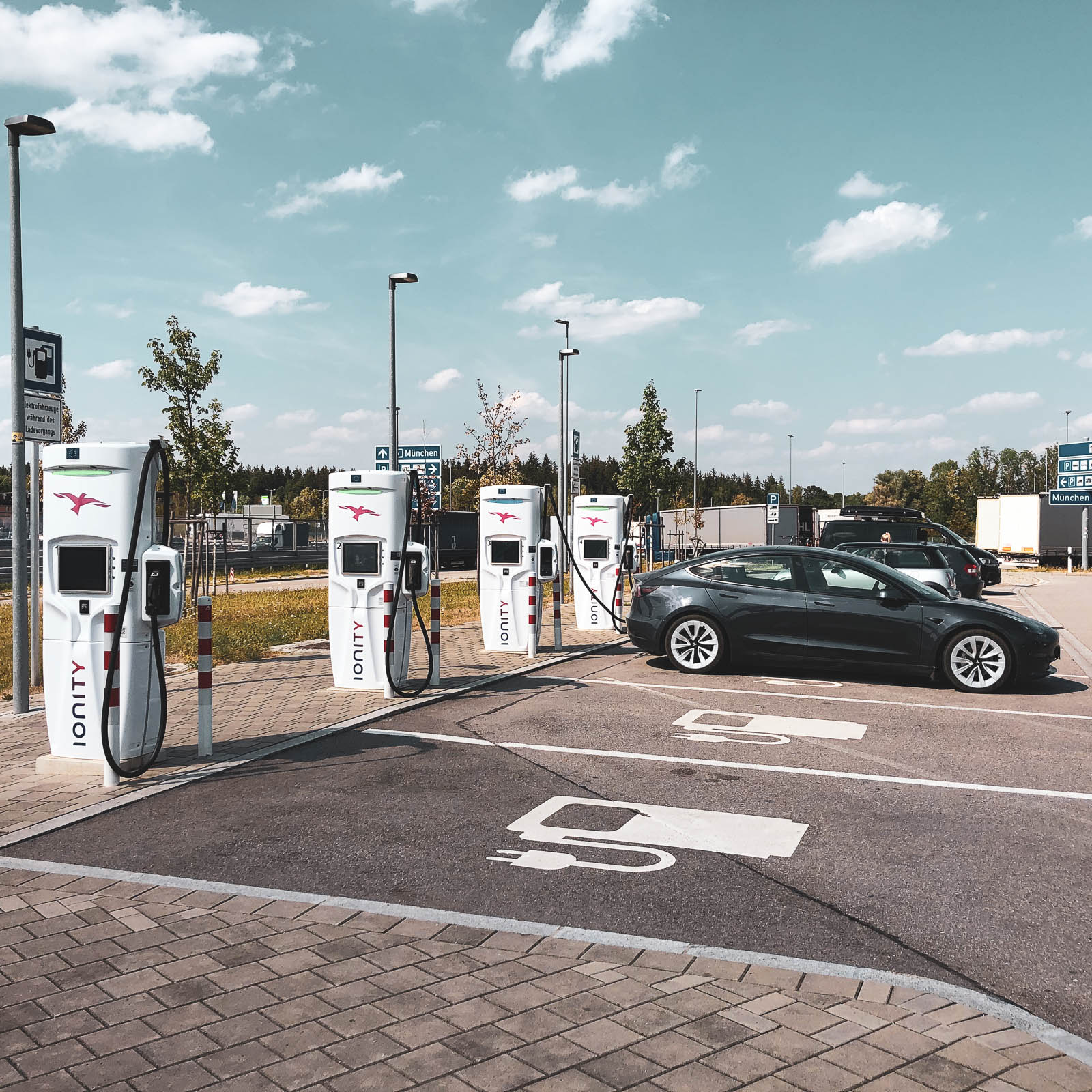 How Fast Charging Works While On Your Summer Vacation | MOTION Magazine ...