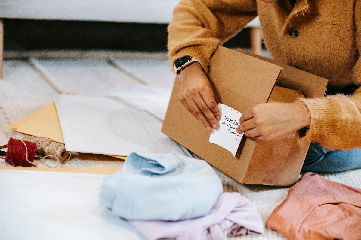 How To Pack Boxes For Shipping Overseas | DakotaPost