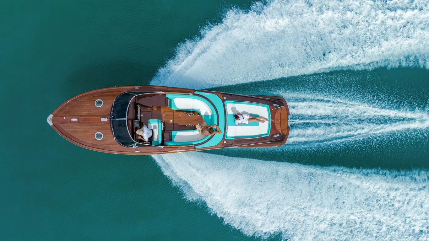 Riva ra mắt mẫu thuyền Anniversario mới dài 10m tại Cannes | LuxYacht