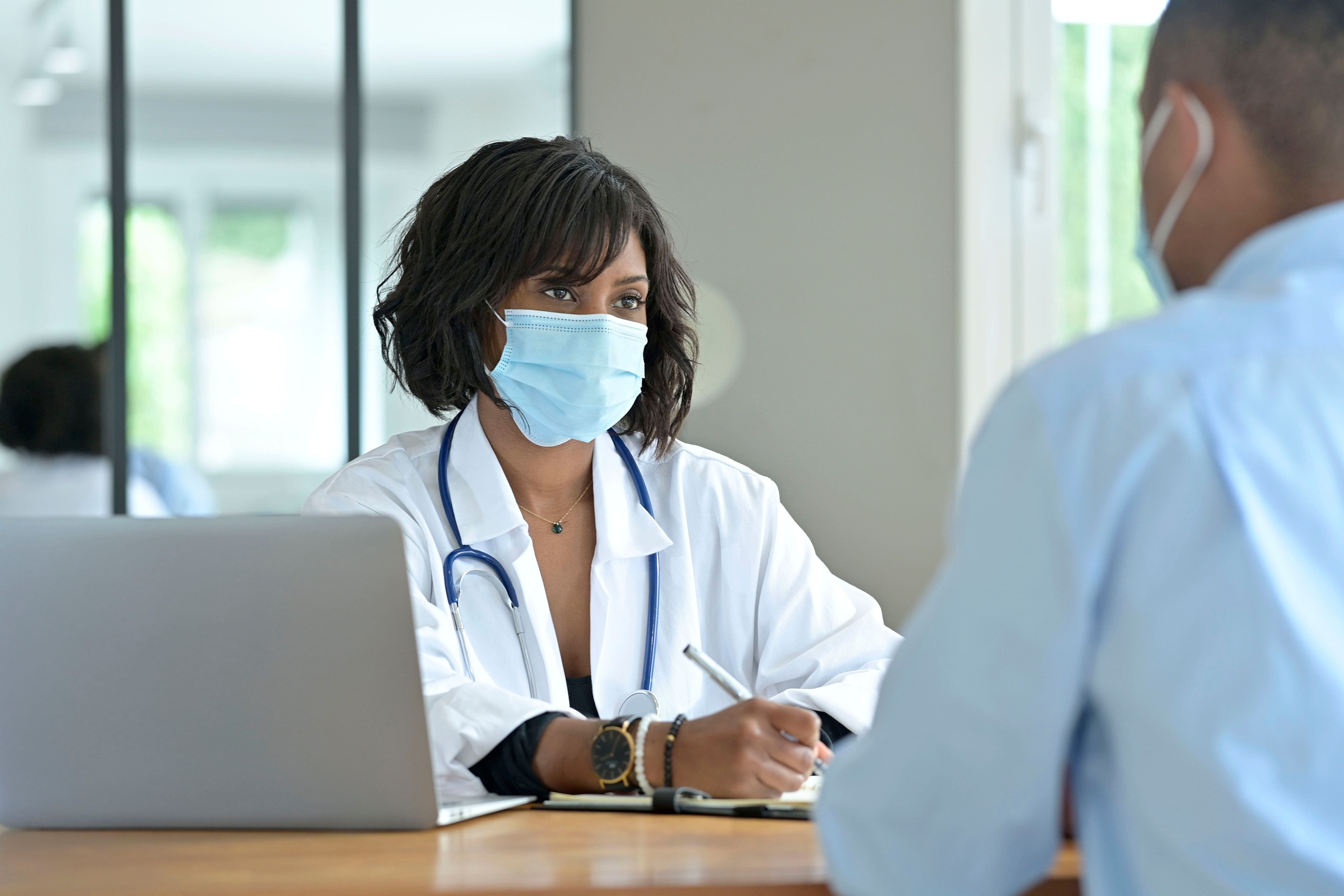 9 Signs You May Have an Infection Under Your Cast