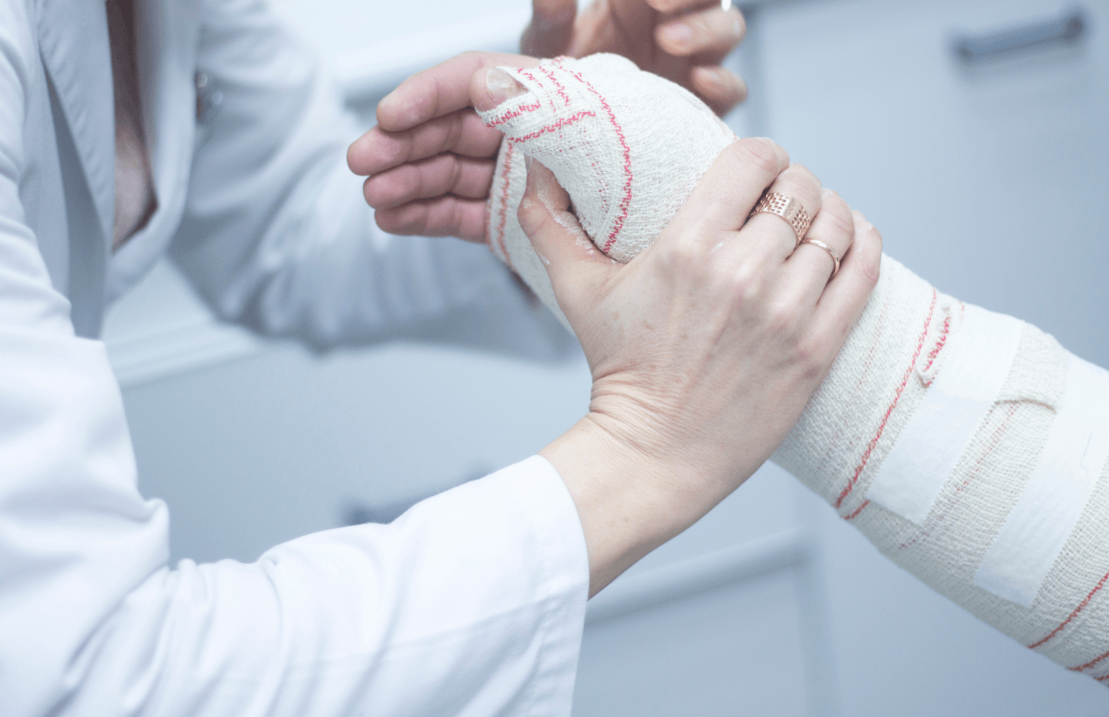 Will Swelling Under a Cast Go Away on Its Own? How to Reduce Swelling ...