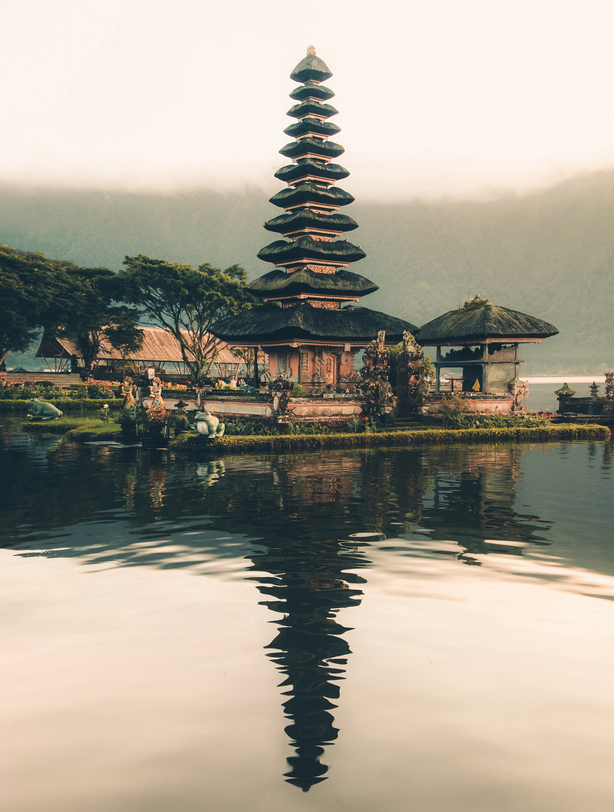 A History of Thatch Roofing – Mountain Architects – Hendricks Architecture