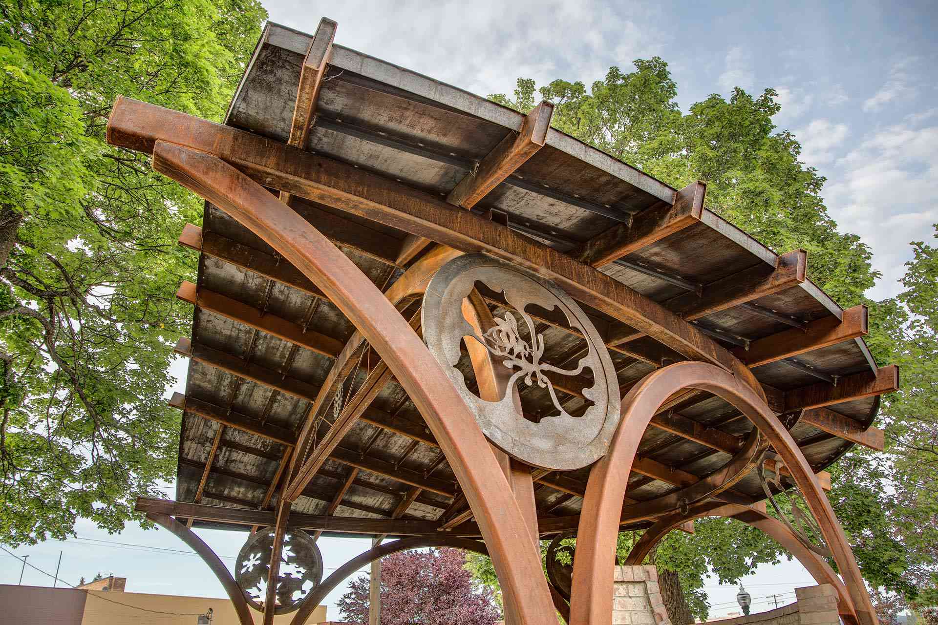 Steel Bandshell in Sandpoint – Mountain Architects – Hendricks Architecture
